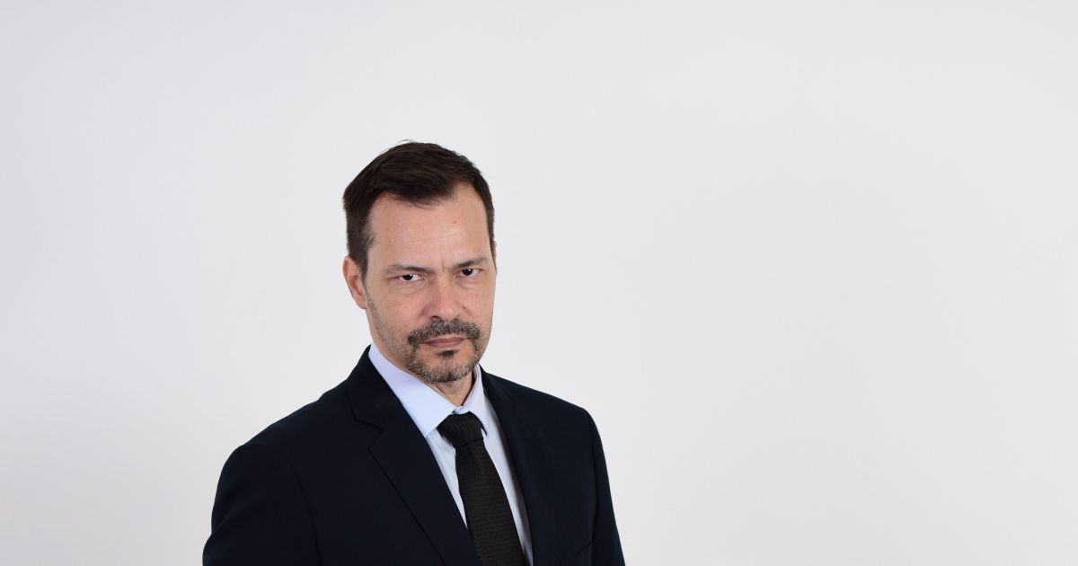 Ator de 'Gênesis', Heitor Martinez foi substituído por dublê em cena de ...