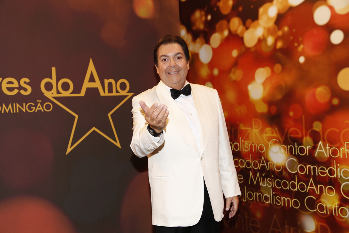 Foto: Faustão reestreia em 17 de janeiro de 2022 na Band após 32 anos ...