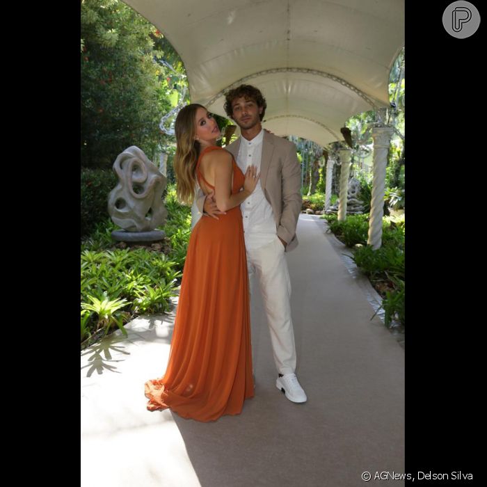 Namorados Duda Reis E Andre Luiz Frambach Foram Juntos Ao Casamento
