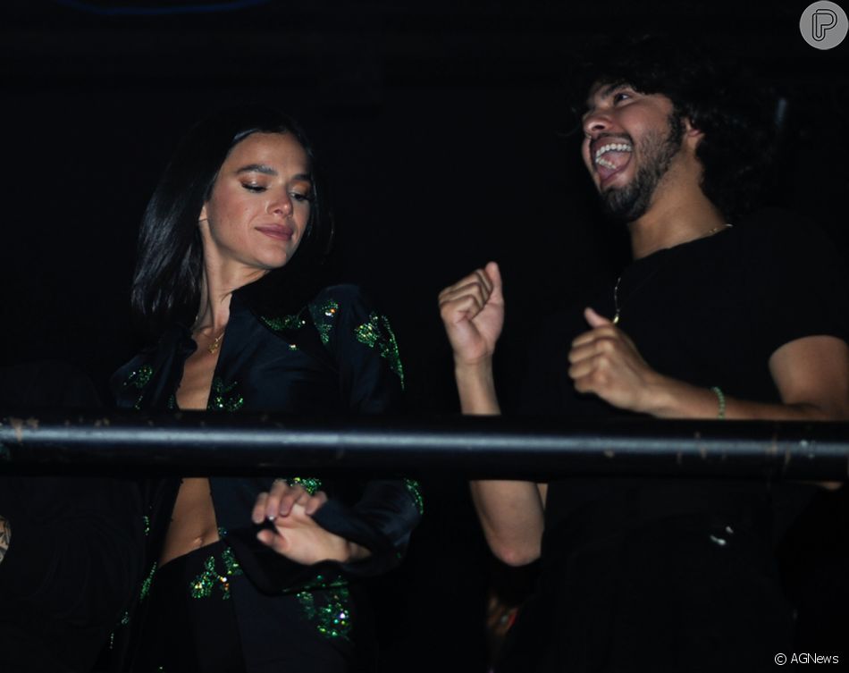 Bruna Marquezine e Xolo Maridueña estão juntos. Atores curtem estreia de filme e encontro ...