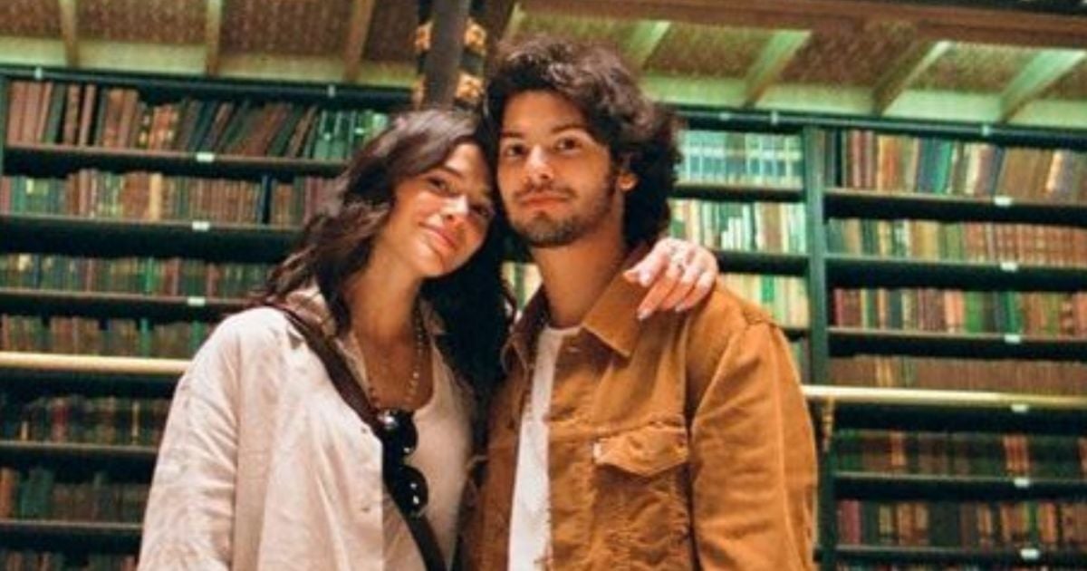 Bruna Marquezine e Xolo Maridueña têm postado fotos em que aparecem ...