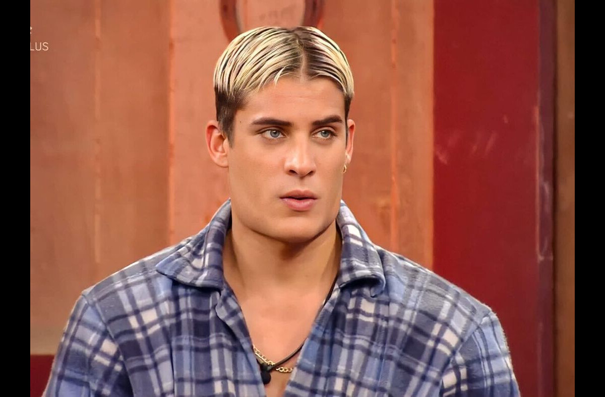 Foto: Tiago Ramos saiu de A Fazenda por briga com Shayan - Purepeople