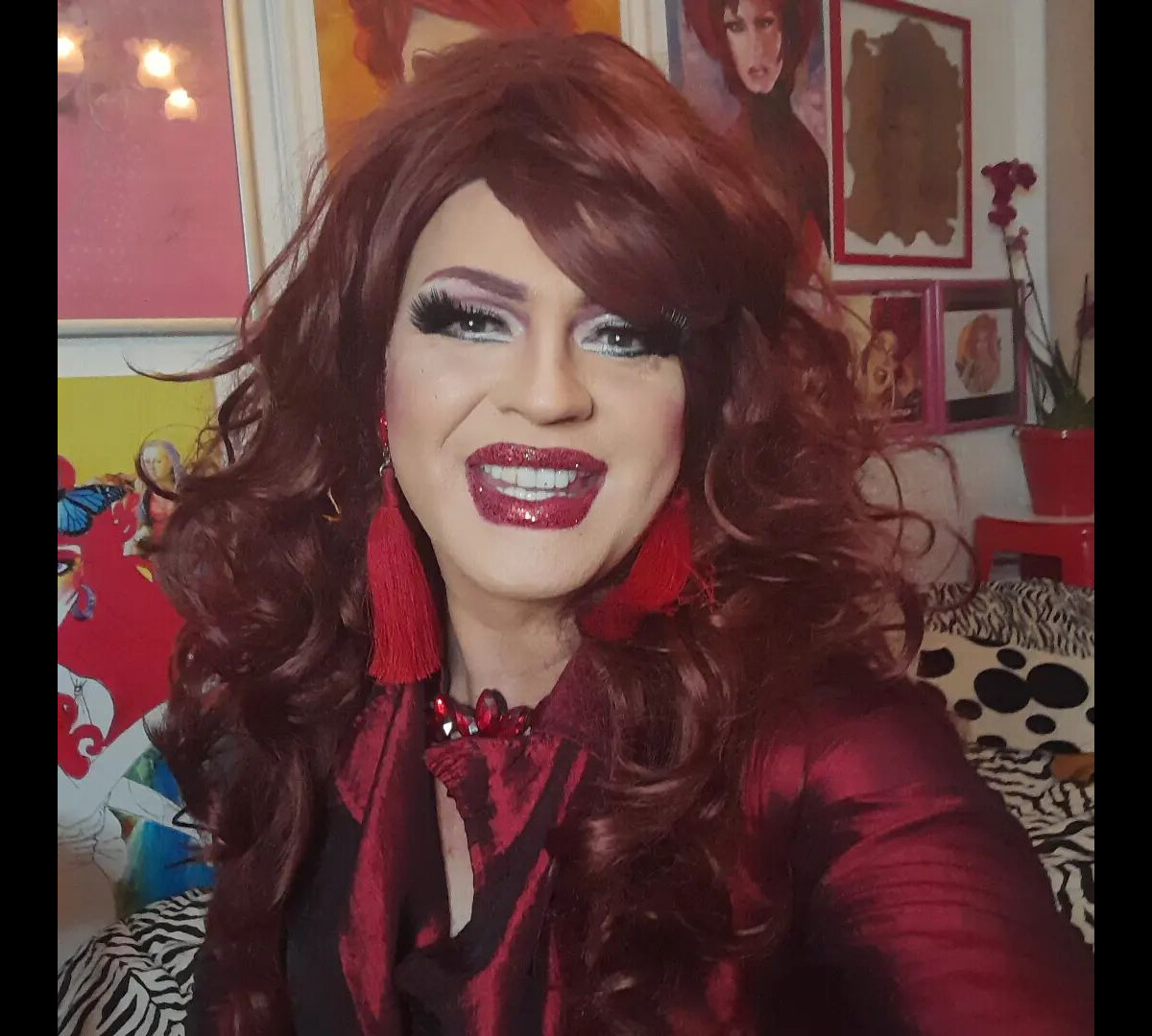Foto: Como Dimmy Kieer, Dicésar se tornou pioneira da drag music no ...