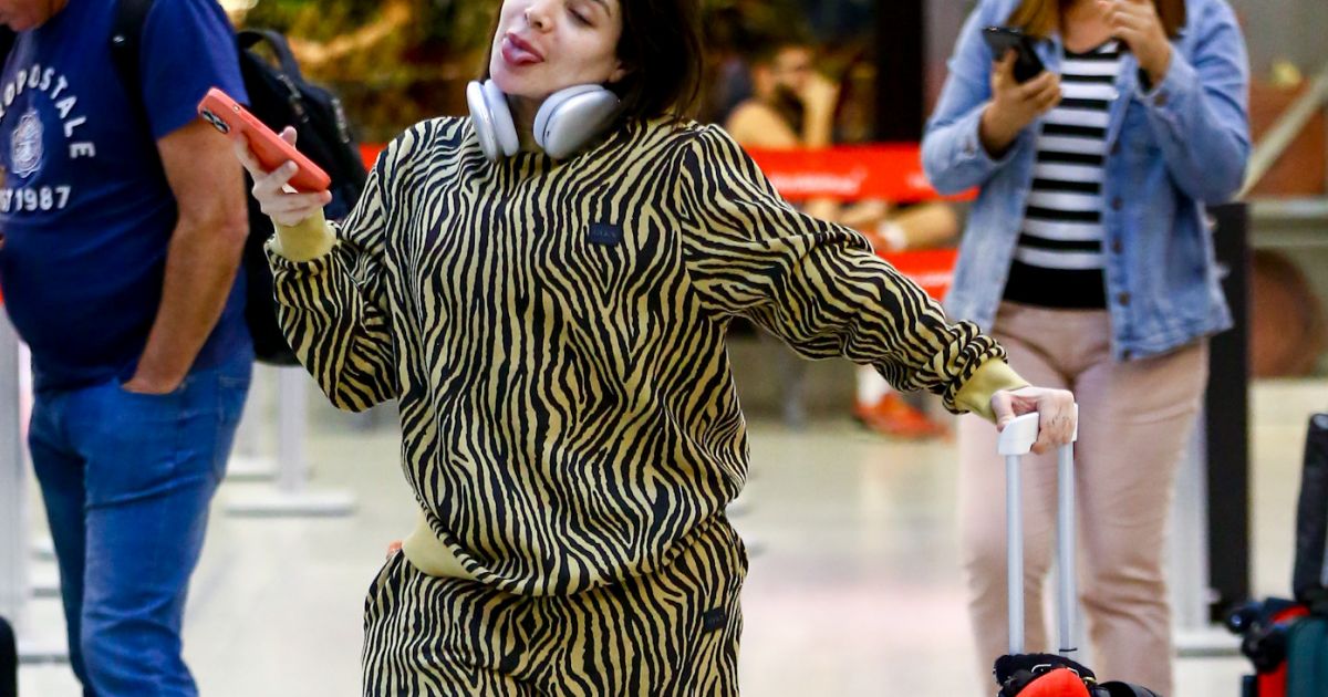 Gkay já usou diferentes peças da Balenciaga em seus looks: o crocs da ...