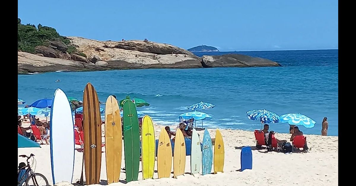 No Instagram, Caio Castro publicou foto do mar: 'Qual é o tamanho da ...
