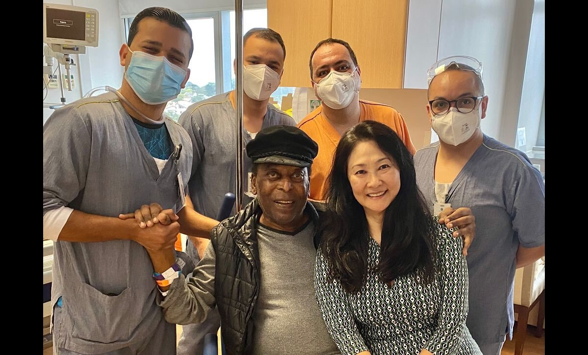Foto: Pelé se internou para tratar um câncer no cólon - Purepeople
