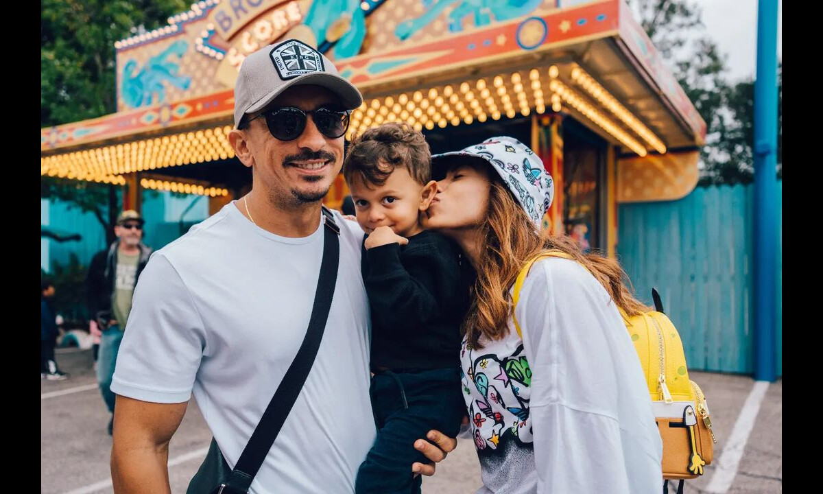 Foto: Anitta levou família para Natal na Flórida - Purepeople
