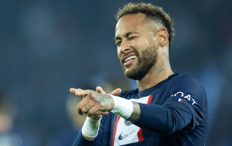 Neymar: jogador é expulso em jogo do PSG e torcedores brincam com ...