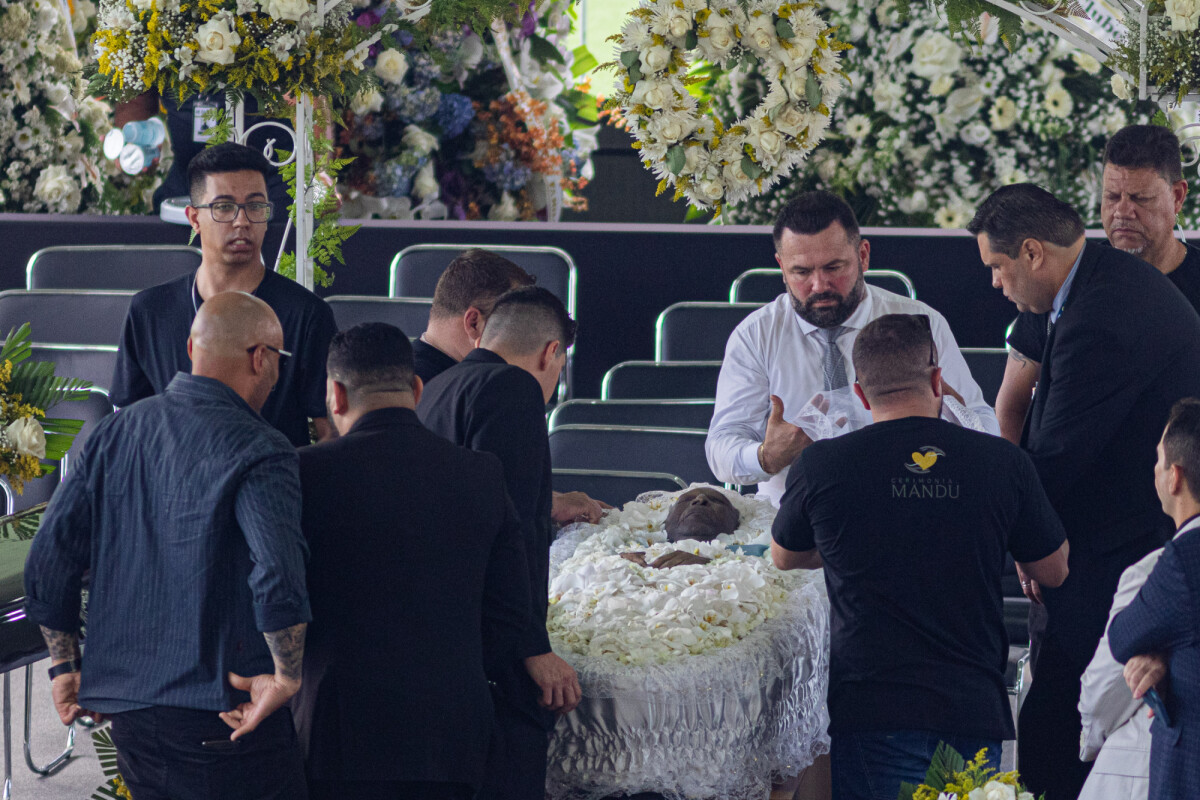 Foto: O funeral de Pelé começeu nesta segunda-feira, 2 de janeiro de ...