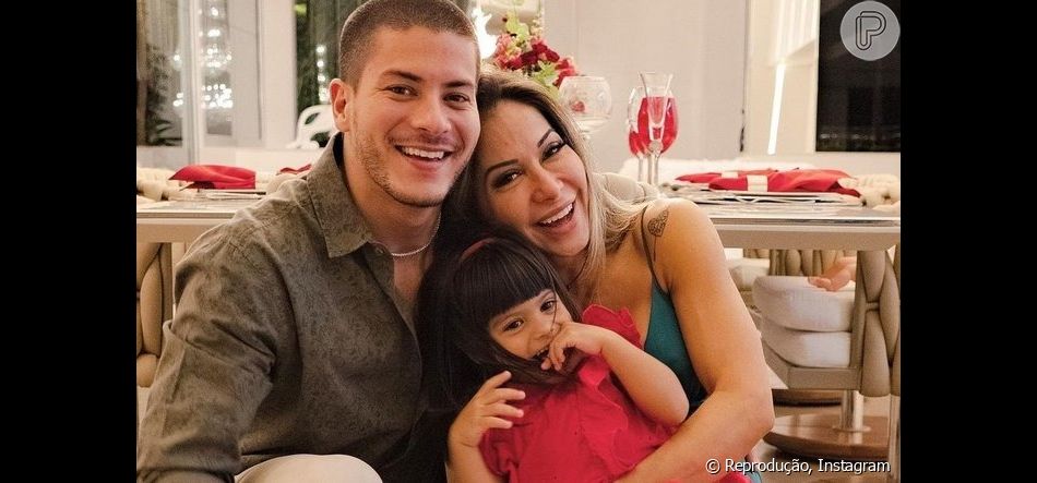 Maíra Cardi se declara ao namorado após assumir submissão em ... Maíra Cardi se declara ao namorado após assumir submissão em ...