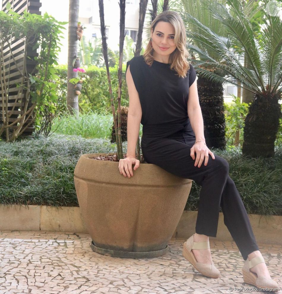 Jornalista Rachel Sheherazade surge de biquíni, compartilha dieta e ...