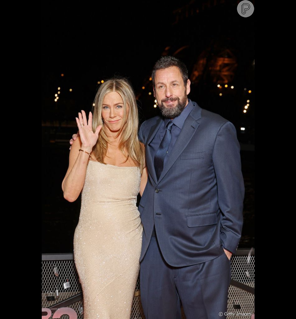 'Mistério em Paris': filme da Netflix com Jennifer Aniston e Adam ...