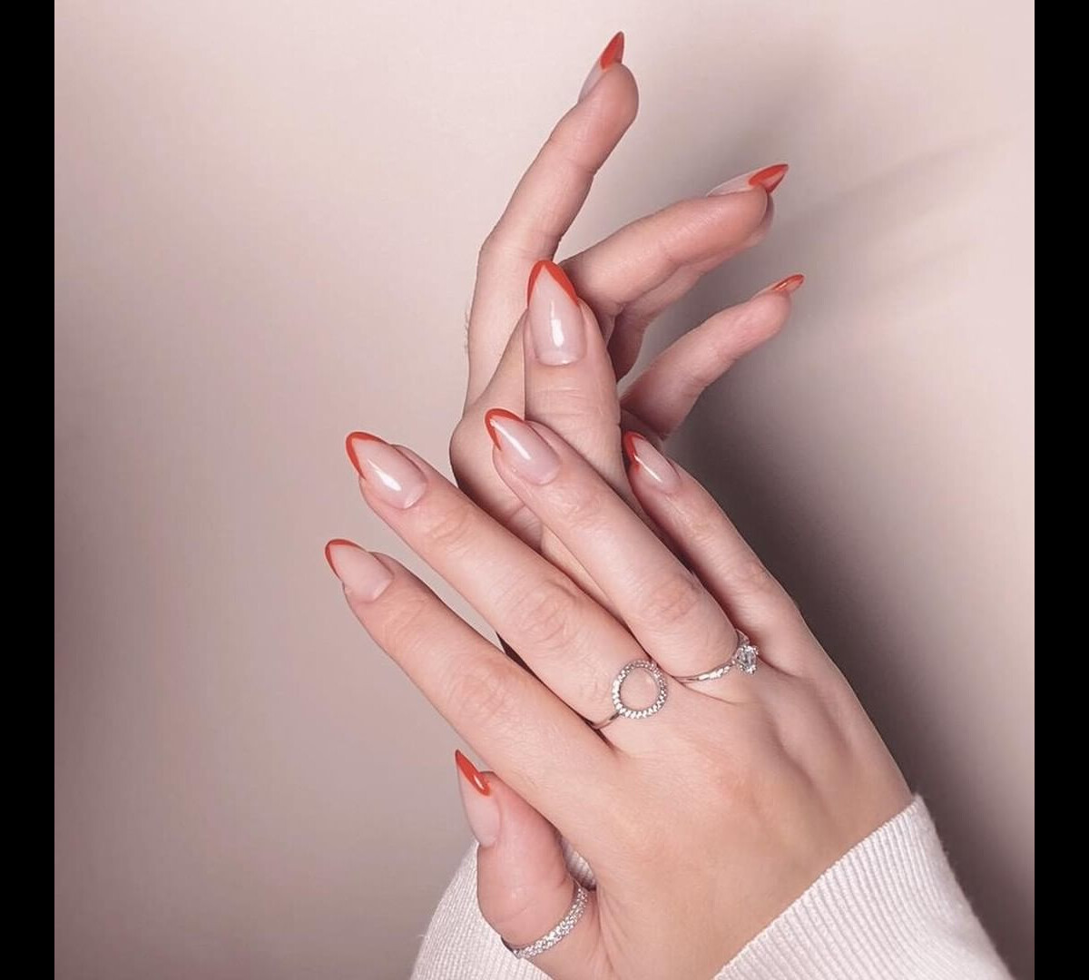 Foto: As nativas do signo de Escorpião amar essa nail art em vermelho ...