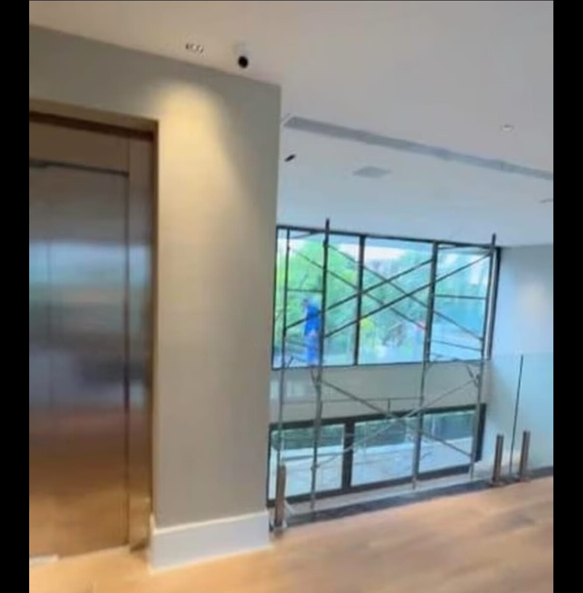 Foto: Mansão de Vinicius Junior tem elevador para chegar nos andares ...