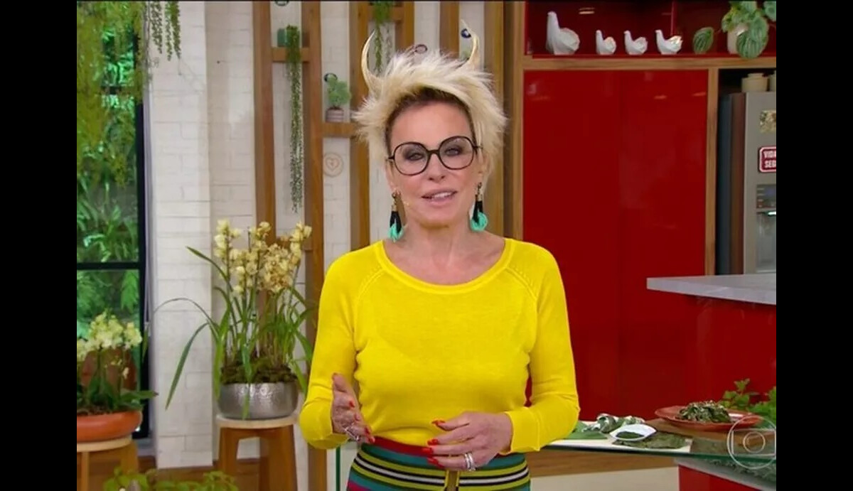 Foto: Ana Maria viralizou na web com cabelo com chifres quando apareceu ...