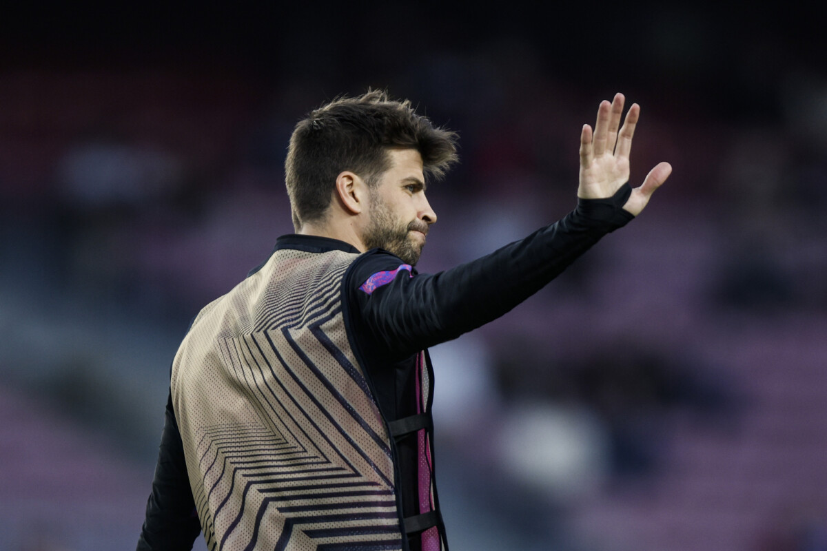 Foto: Piqué não sofreu nada de mais sério em queda de 2m de altura ...