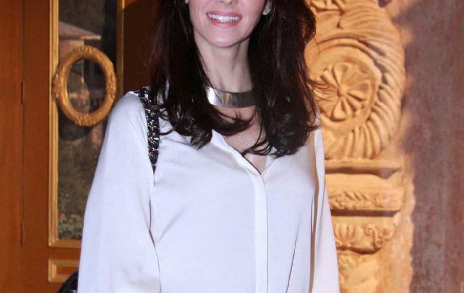 Lisandra Souto comemora 38 anos com retorno à carreira de atriz em ...