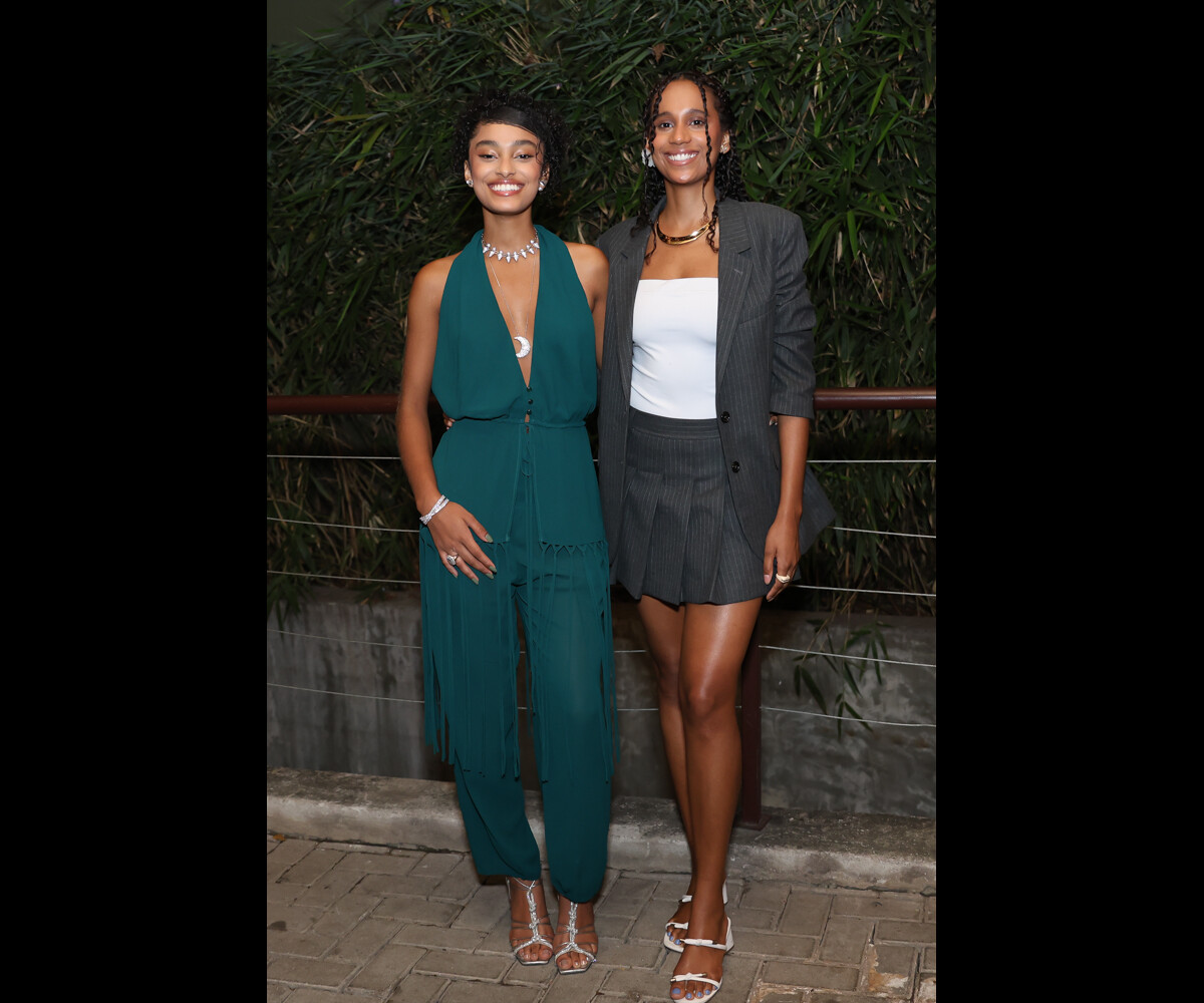 Foto: Teca da novela 'Renascer', Lívia Silva em foto com a irmã ...