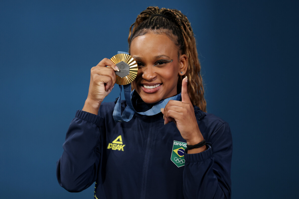 Foto: Rebeca Andrade ganhou um ouro inédito na final de solo das ...