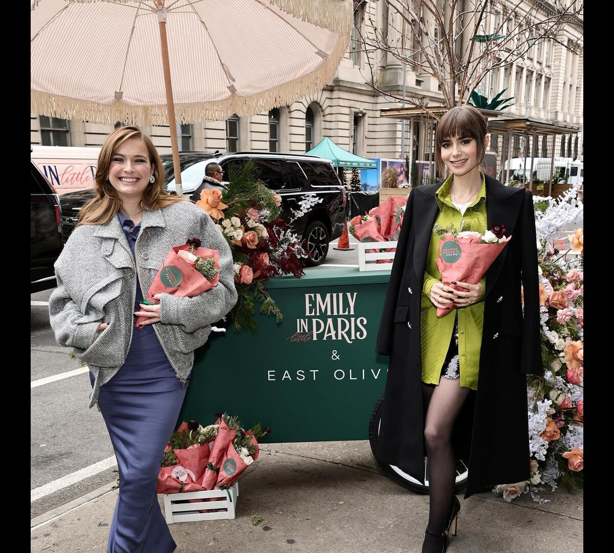 Foto: Em 'Emily in Paris' 3, vimos Camille falar no altar, com Gabriel ...