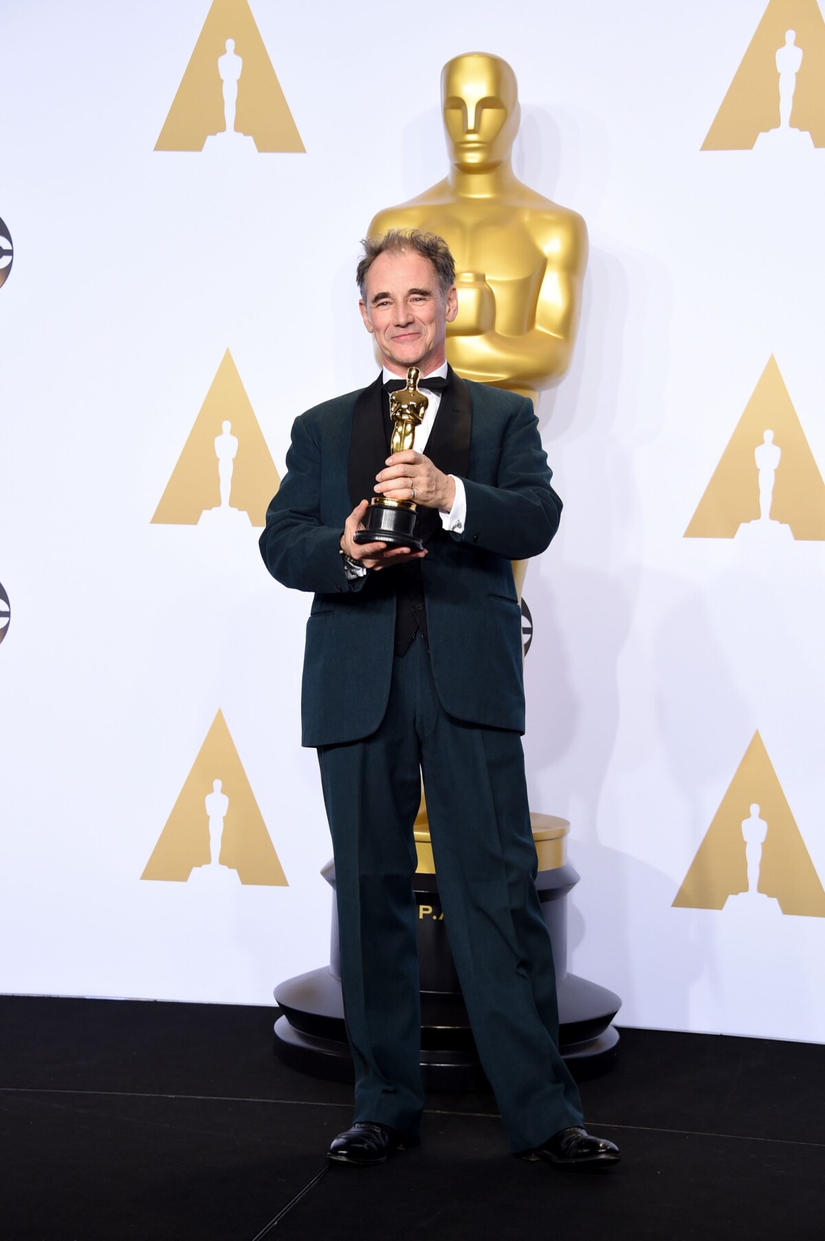 Foto: Mark Rylance venceu o Oscar de Ator Coadjuvante desbancando ...