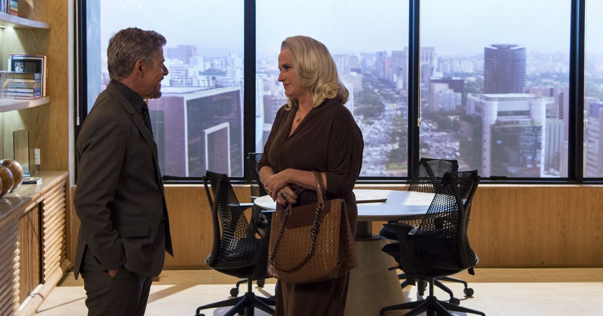 Magnólia (Vera Holtz) e Tião (José Mayer) dão continuidade ao plano de ... Magnólia (Vera Holtz) e Tião (José Mayer) dão continuidade ao plano de ...