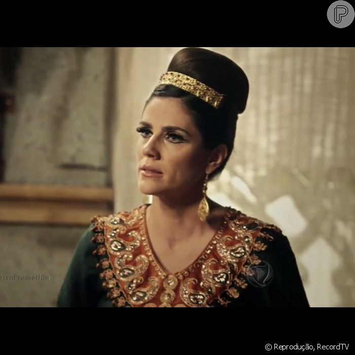 Ula (Rafaela Mandelli) é ameaçada por Úrsula (Letícia Peroni) quando a ...