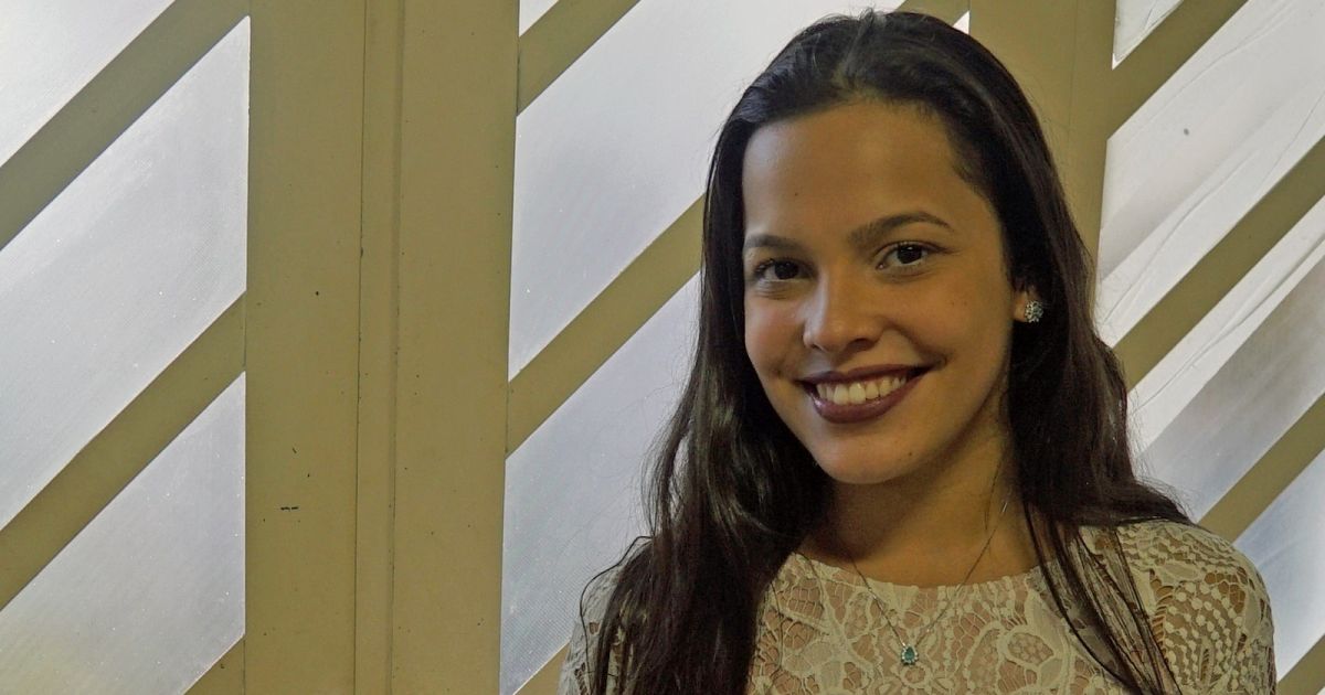 Mayla ficou sem reação ao ver que a frase da irmã era um dos assuntos ...