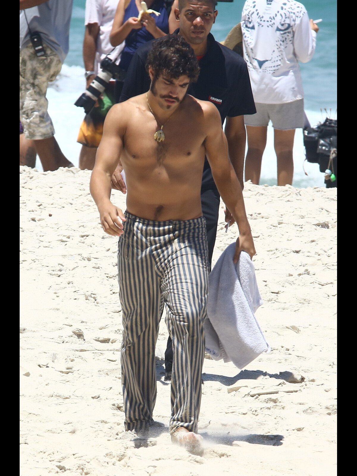 Foto: Caio Castro exibiu o corpo sarado ao gravar cena de 'Novo Mundo ...