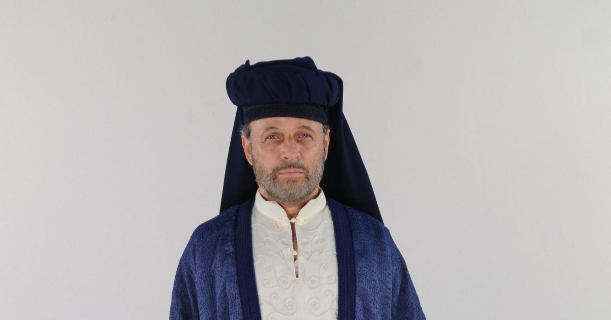 Asher (Rafael Gevu) procura Ravina (Marcos Breda) e pede Joana (Maitê ...