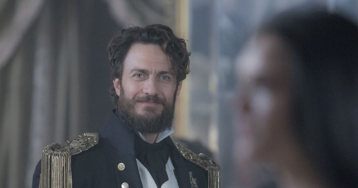 Thomas (Gabriel Braga Nunes) se interessa por Anna (Isabelle Drummond ...