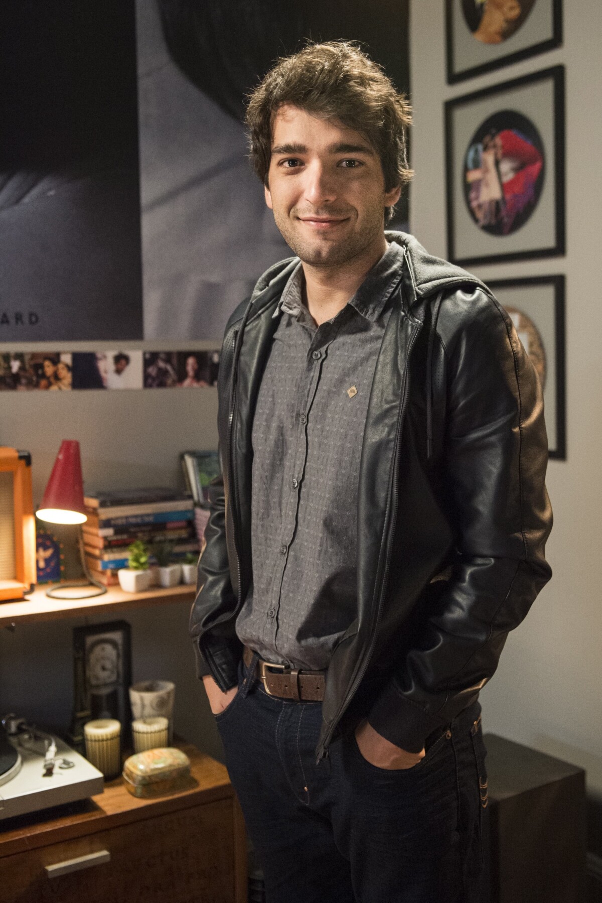 Foto: Tiago (Humberto Carrão) ficará revoltado ao ser impedido por ...