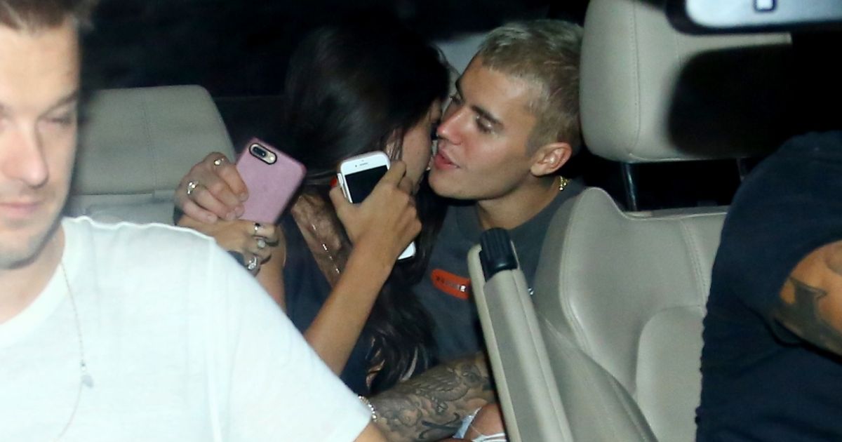 Justin Bieber ficou bem agarradinho à morena - Purepeople Justin Bieber ficou bem agarradinho à morena - Purepeople