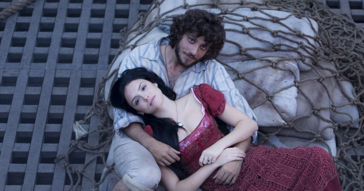 Joaquim (Chay Suede) e Anna (Isabelle Drummond) se entregam à paixão e ...