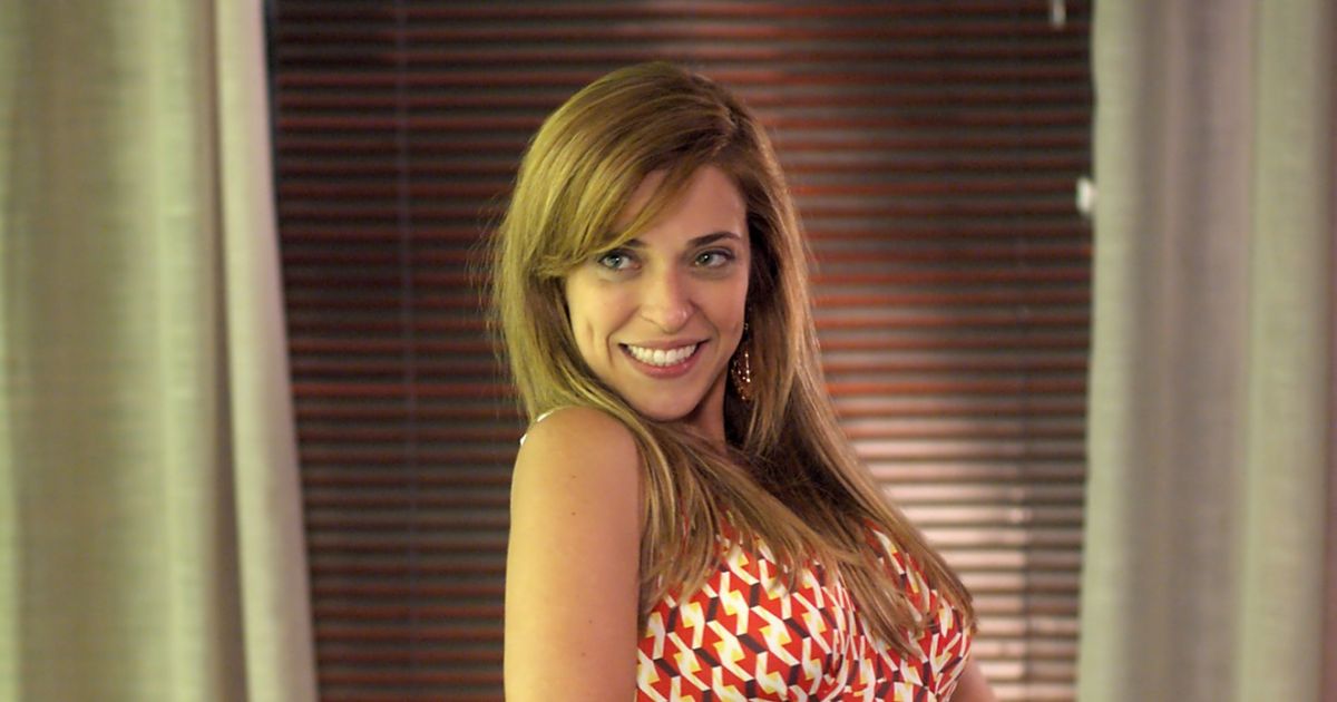 Marisa (Júlia Rabello) está omitindo de todos a identidade do pai de ...