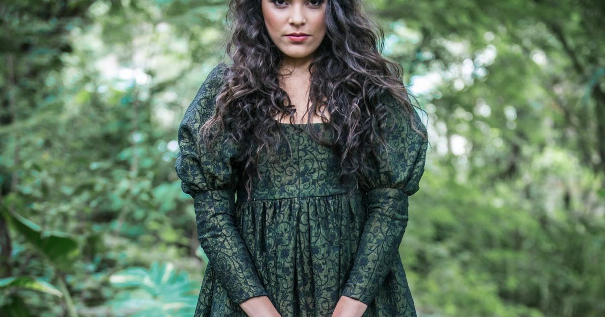 A ex-BBB Emilly disse que é fã da temática de contos de fadas - Purepeople