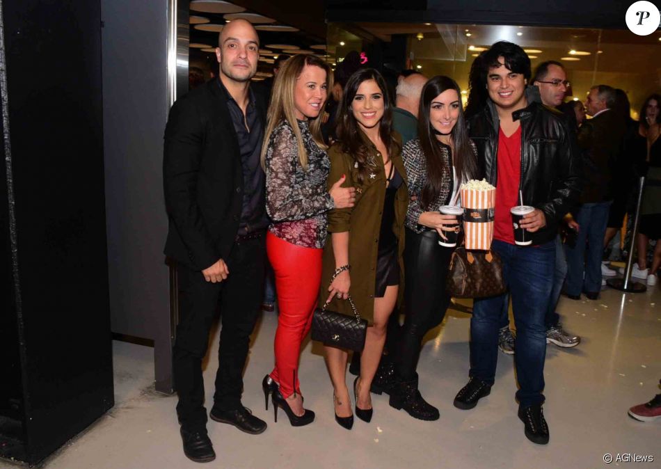 Camilla Camargo e o namorado, Leonardo Lessa, vivem em um apartamento ...