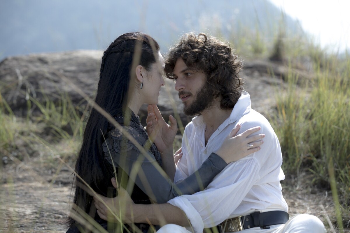 Foto: Thomas (Gabriel Braga Nunes) vê Anna (Isabelle Drummond) e ...