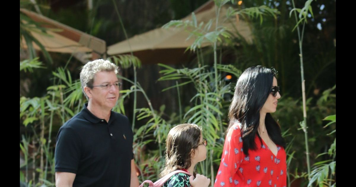 Ana Furtado e Boninho foram flagrados durante passeio no Rio de Janeiro ...