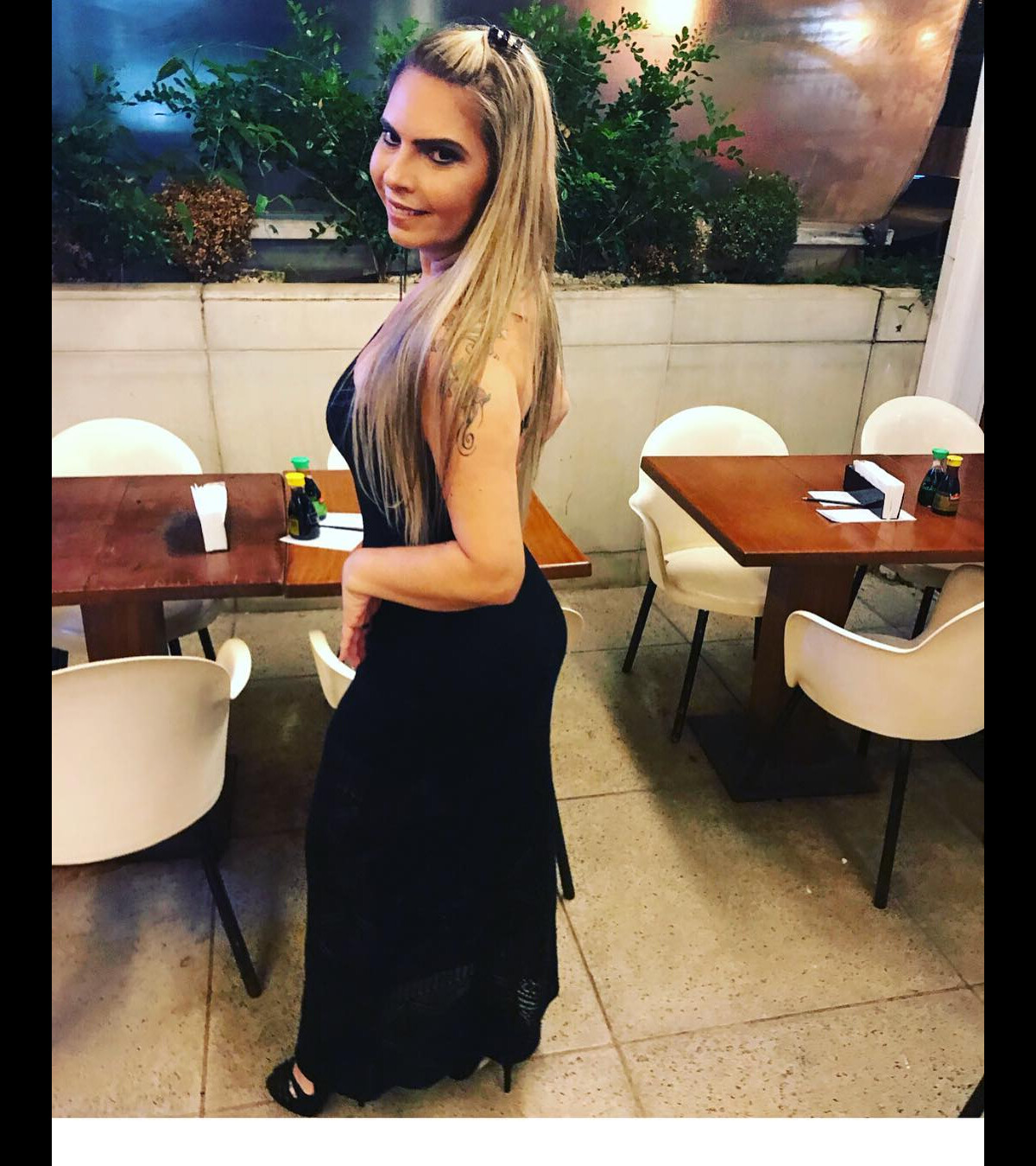 Foto: Viúva de Marcelo Rezende, Luciana Lacerda usou um vestido longo ...