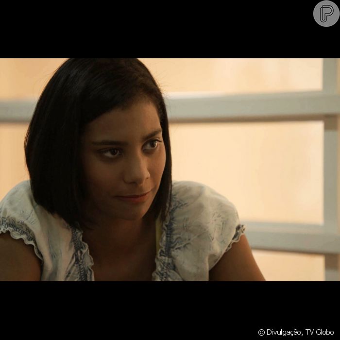 Irene (Luciana Fernandes) questiona Cido (Rafael Zulu) sobre estar de ...