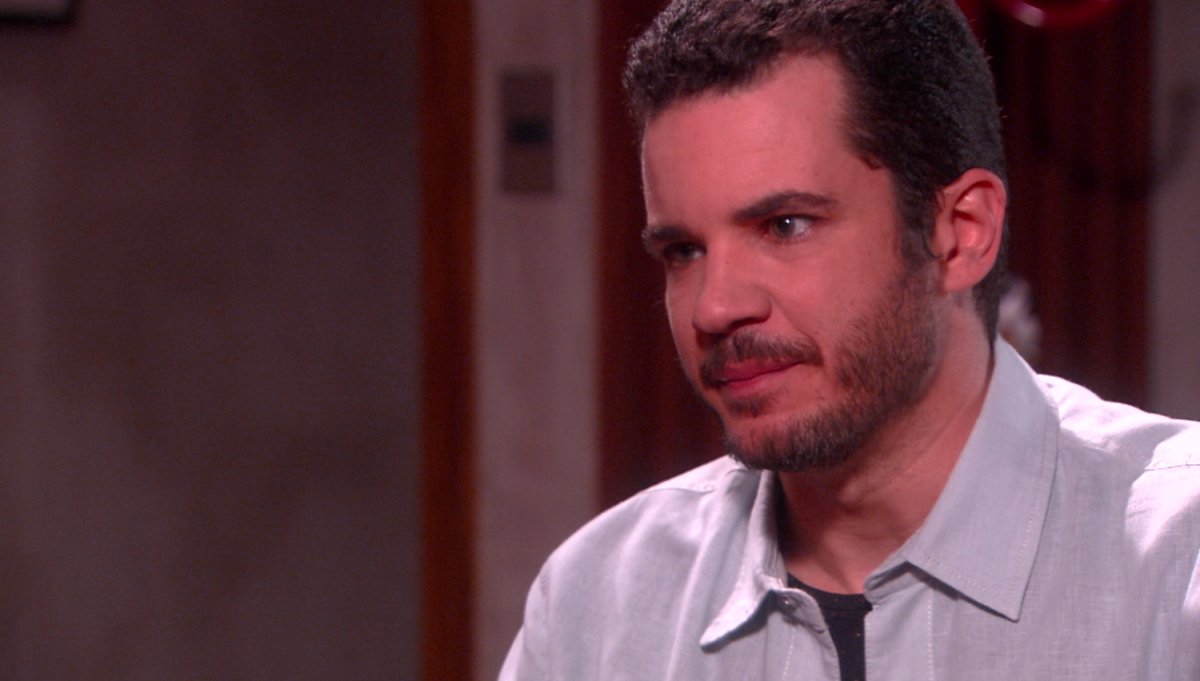 Foto: Vitor (Thiago Mendonça) chama Cassandra (Bárbara Maia) para uma ...