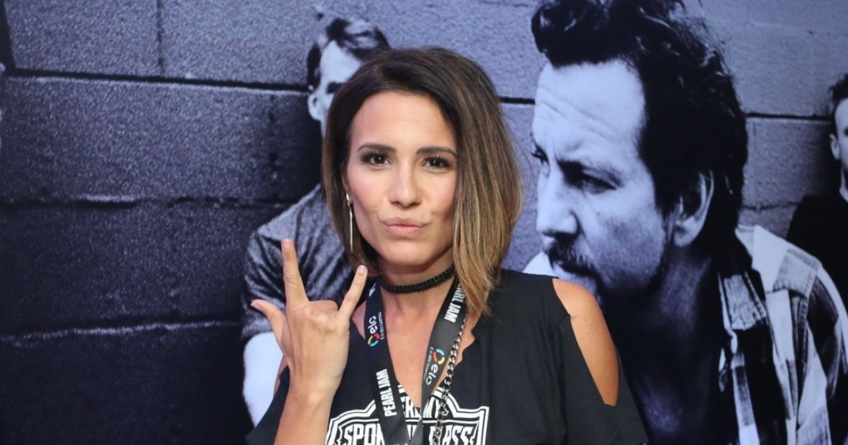 Juliana Knust também foi ao show do grupo Pearl Jam - Purepeople