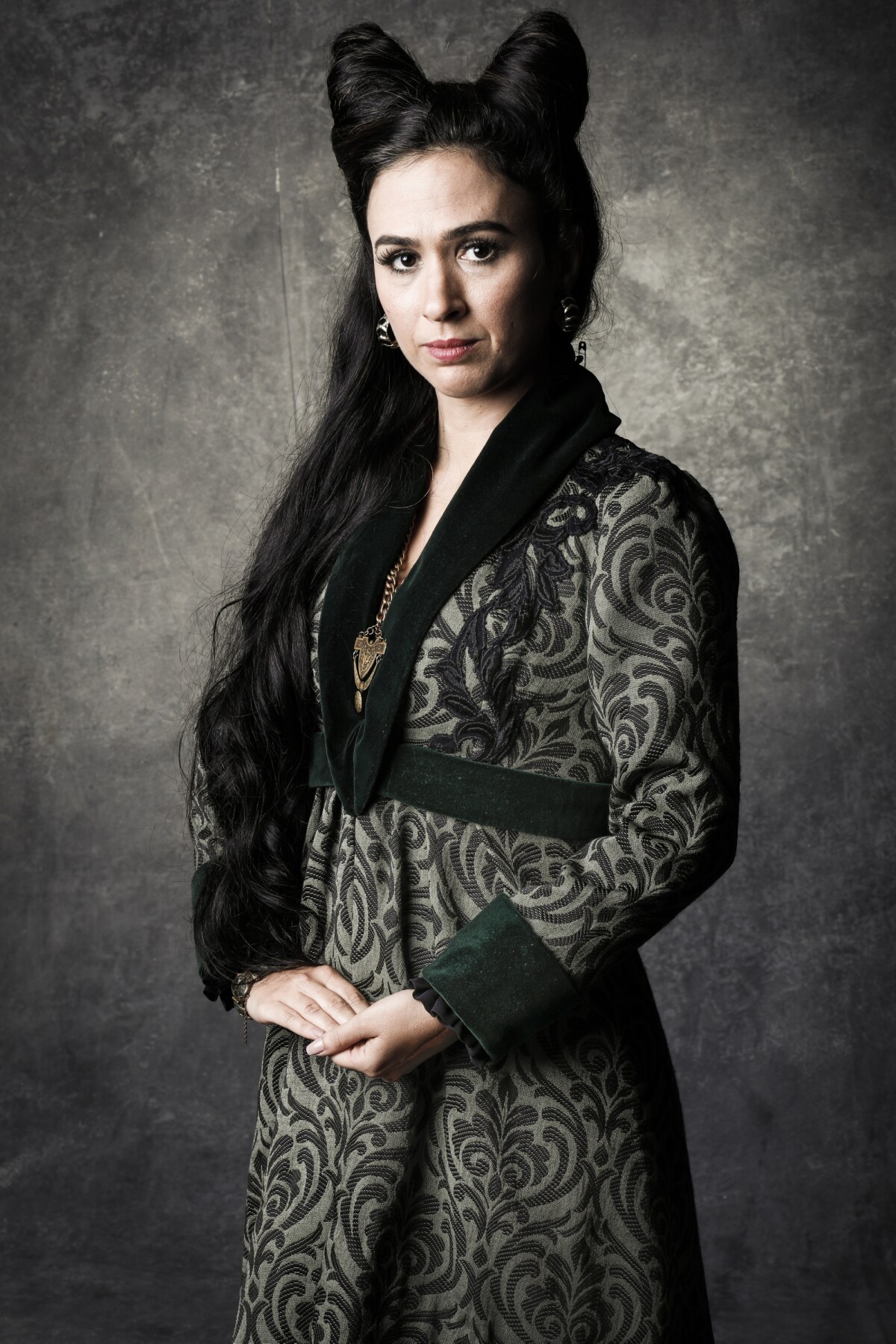 Foto: Lucrécia (Tatá Werneck) é banida do convento após cometer uma ...