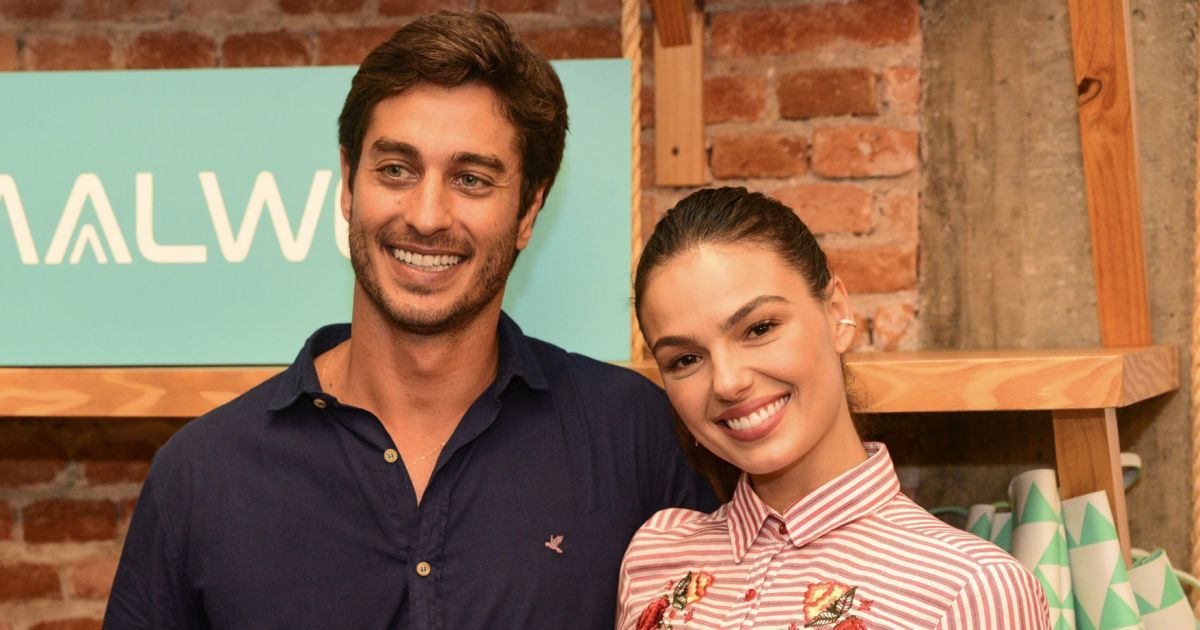 Isis Valverde e o modelo André Resende estão juntos há dois anos ...