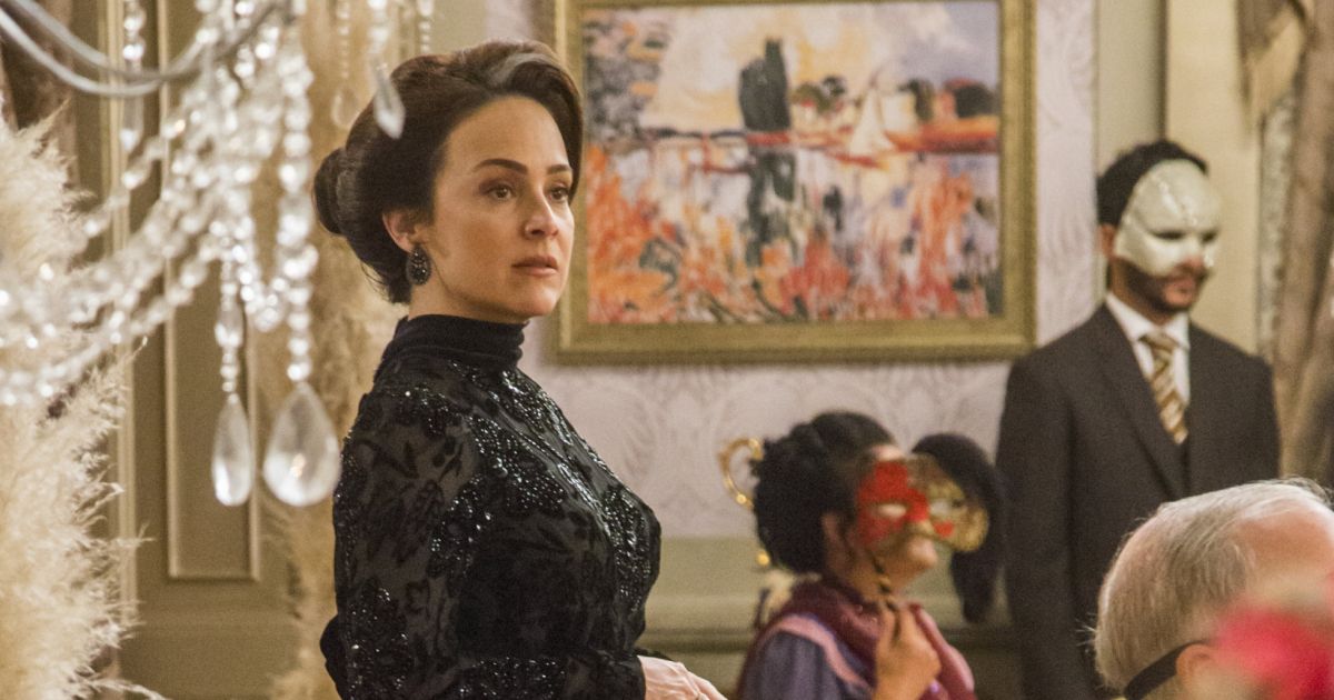 Julieta (Gabriela Duarte) humilha Jane (Pâmela Tomé) quando Camilo ...