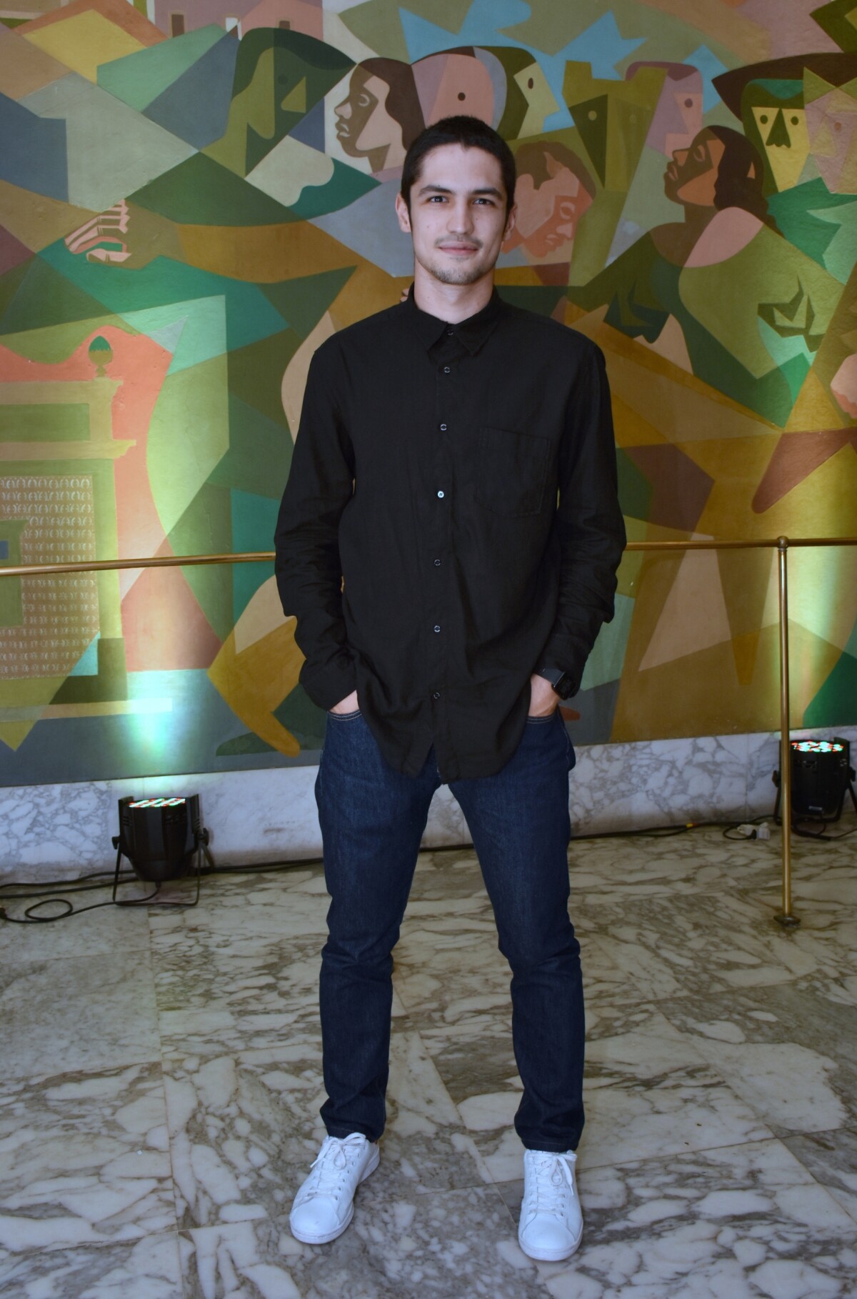 Foto: Gabriel Leone está em Pernambuco para gravar as últimas cenas de ...