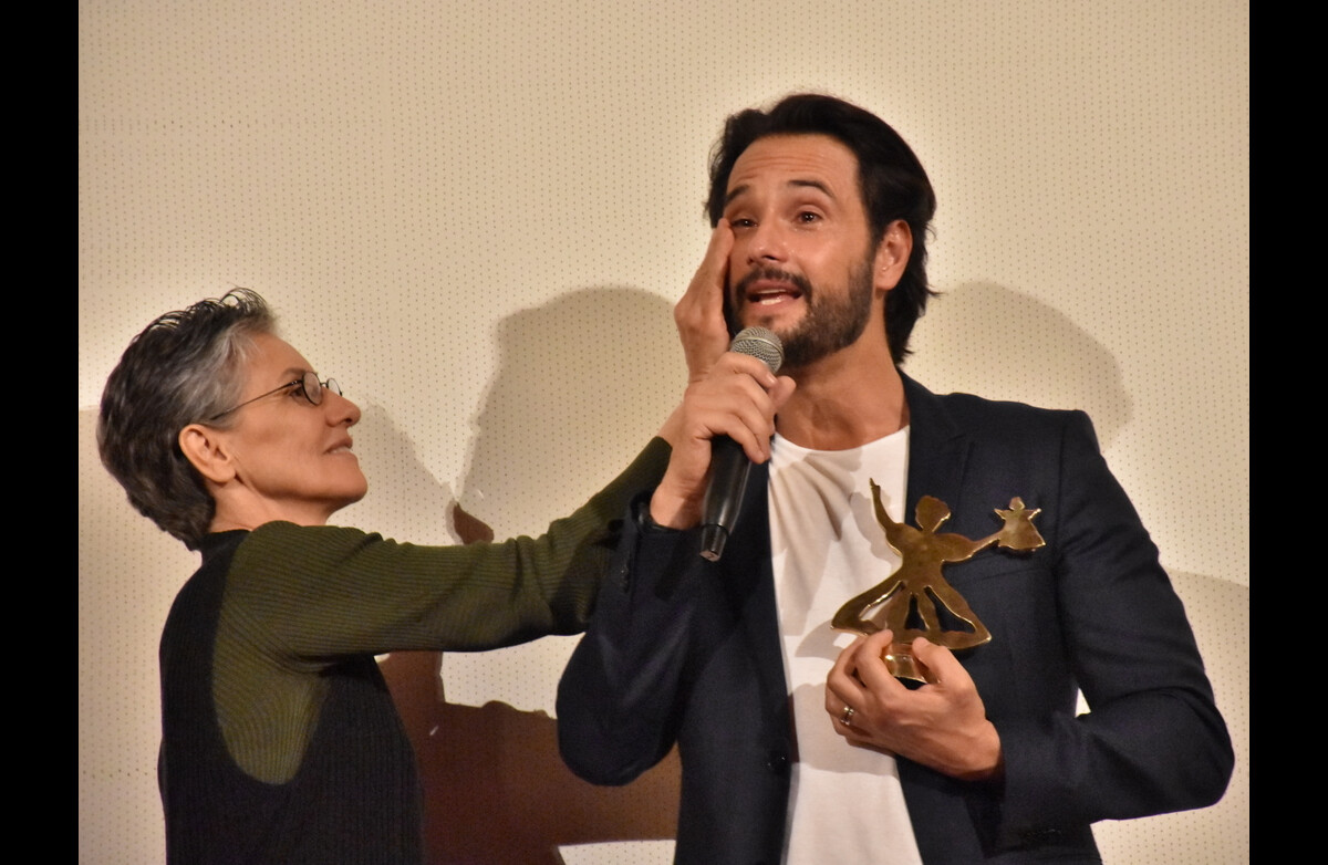 Foto: Rodrigo Satoro recebeu o prêmio Calunga de Ouro no Cine PE ...