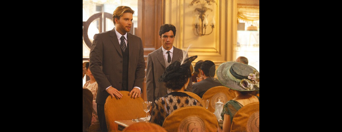 Foto: Ao chegar à confeitaria, Edgar (Thiago Fragoso) percebe que caiu ...