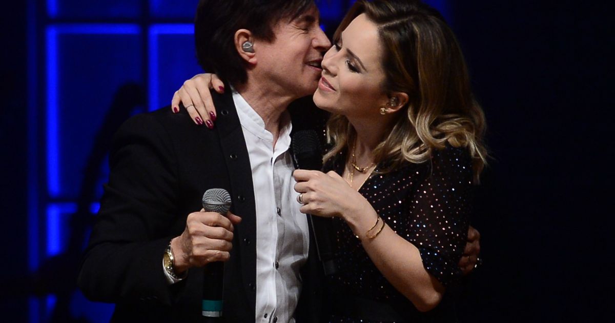 Sandy e o pai, Xororó, cantaram juntos no show no Credicard Hall, em ...